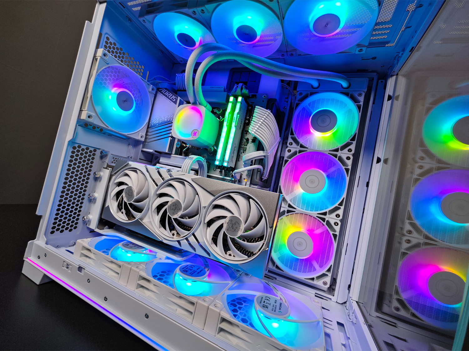 G:RIGS SUPERNOVA Ultra (AMD) | Laptop.bg - Технологията с теб